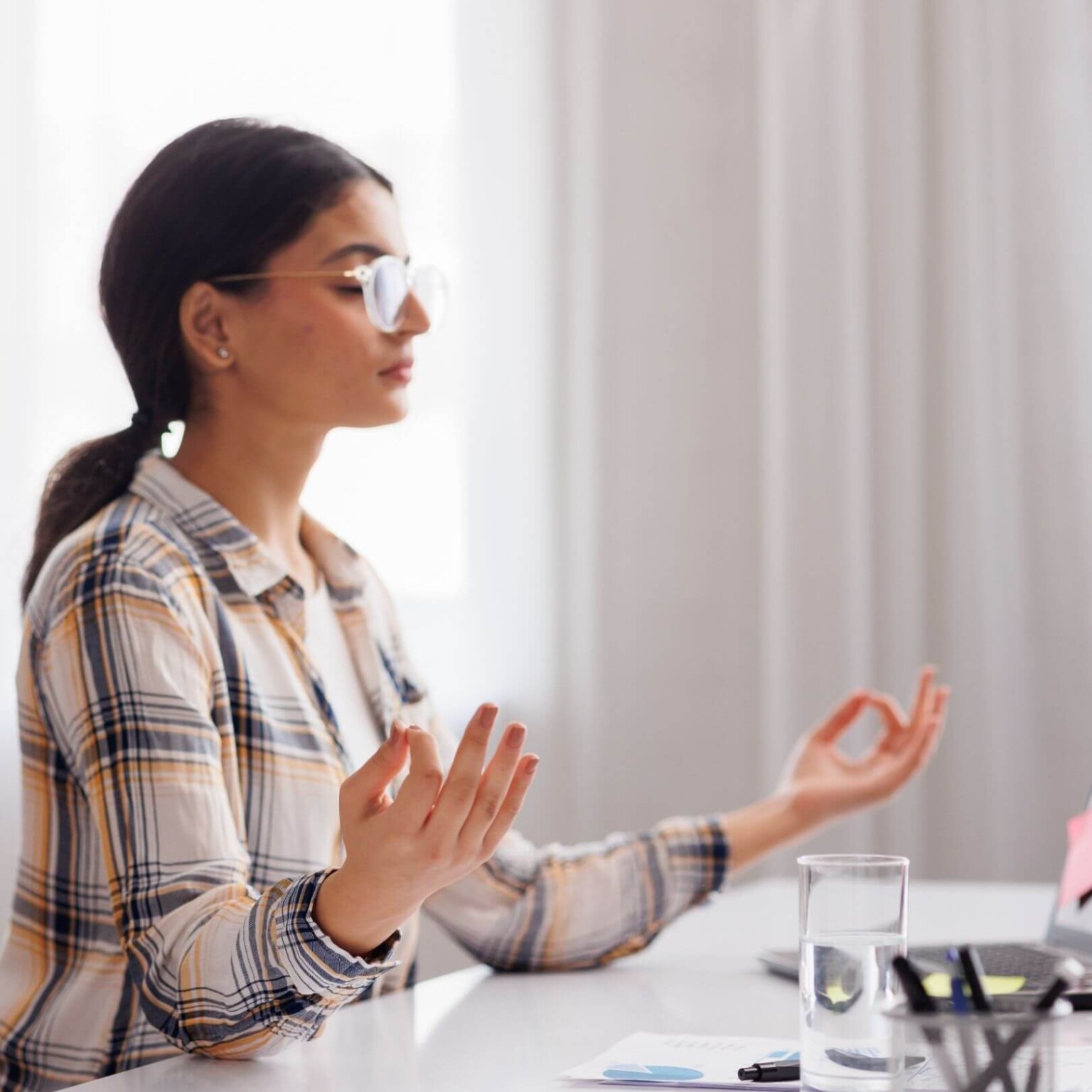 Am I An Overthinker? Signs of Being an Overthinker | Young Adults